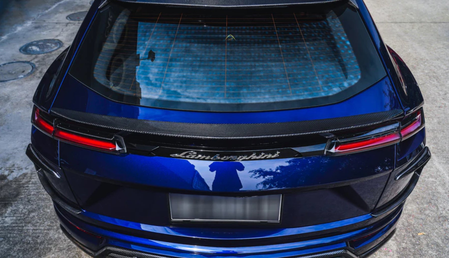 Carbon Fiber T Style Trunk Spoiler - Lamborghini Urus