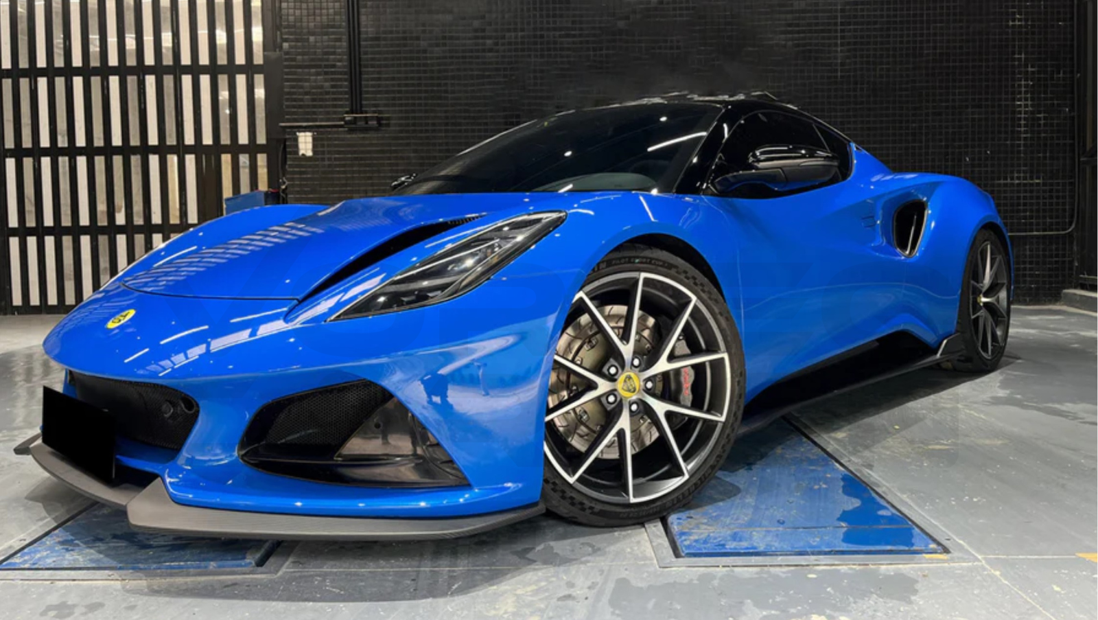 Carbon Fiber Performance Style Front Lip - Lotus Emira – VorteqCarbon